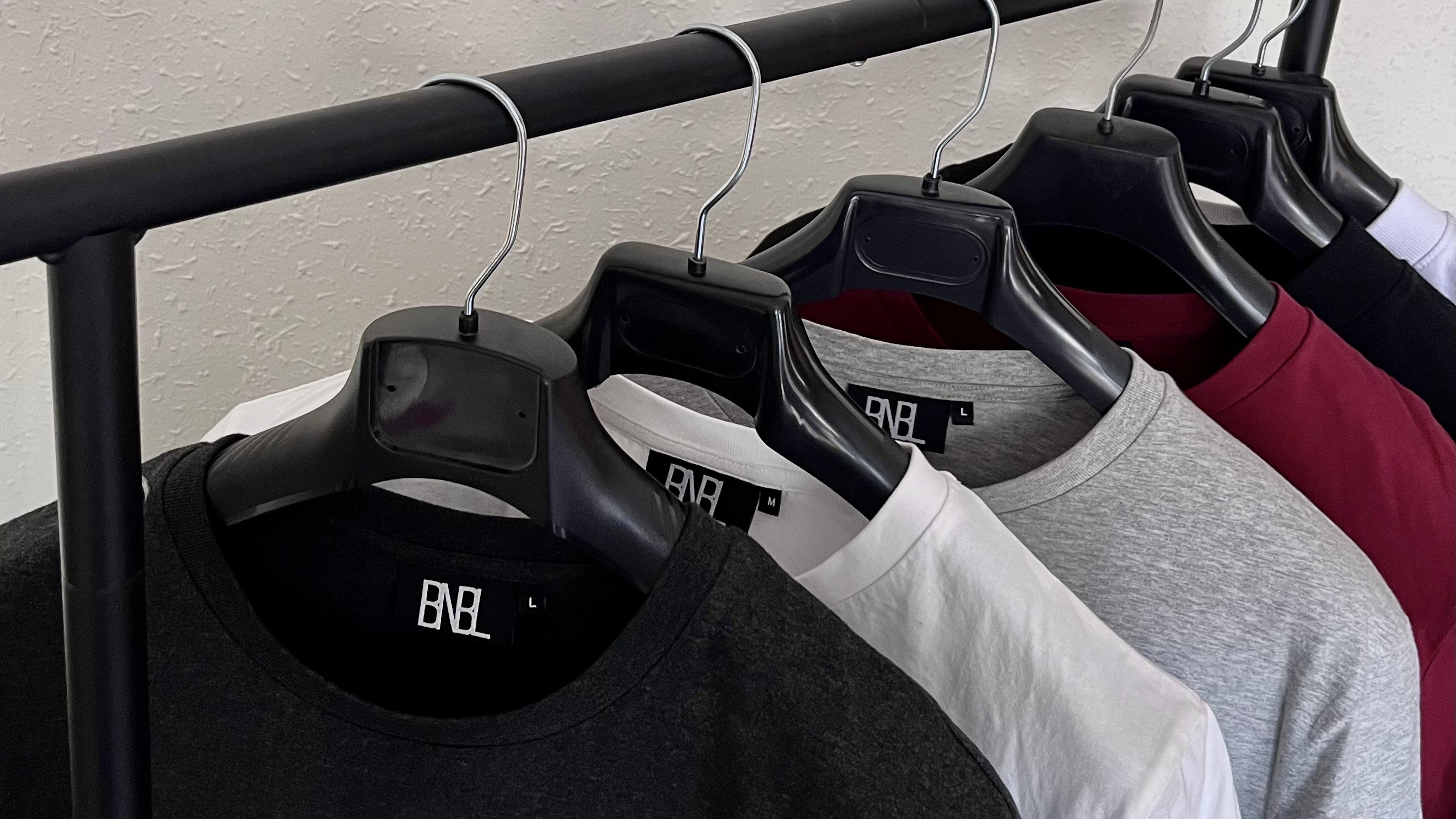 ¡BNBL saca a la luz su 1er DROP: Estilo, Calidad y Autenticidad!